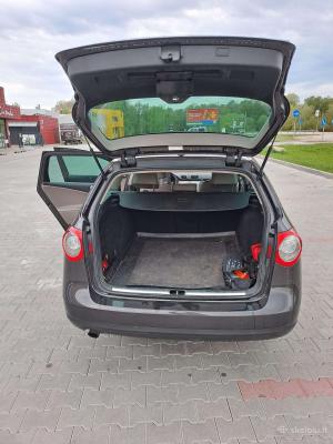 Melns Volkswagen Passat 2010 Kaišiadorys, ar dzinēja tilpumu 1.40 L un nobraukumu 300 tūkst. km par 2900 €, foto 9 vietnē AUTOMOTO.COM.LV