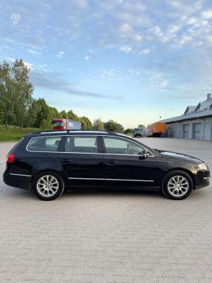 Black Volkswagen Passat 2010 in Marijampole, with an engine capacity of 1.78 L and mileage of 320 thousand km for 3400 €, photo 8 on AUTOMOTO.COM.LV
