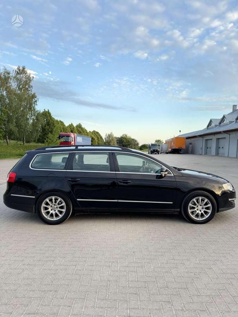 Black Volkswagen Passat 2010 in Marijampole, with an engine capacity of 1.78 L and mileage of 320 thousand km for 3400 €, photo 8 on AUTOMOTO.COM.LV