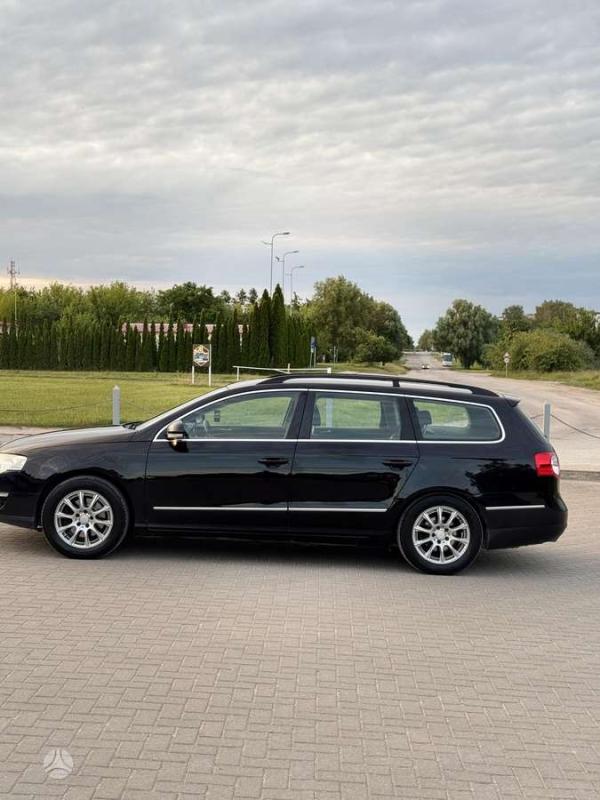 Black Volkswagen Passat 2010 in Marijampole, with an engine capacity of 1.78 L and mileage of 320 thousand km for 3400 €, photo 8 on AUTOMOTO.COM.LV