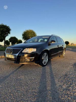 Black Volkswagen Passat 2010 in Kaunas, with an engine capacity of 2.00 L and mileage of 402 thousand km for 2000 €, photo  on AUTOMOTO.COM.LV
