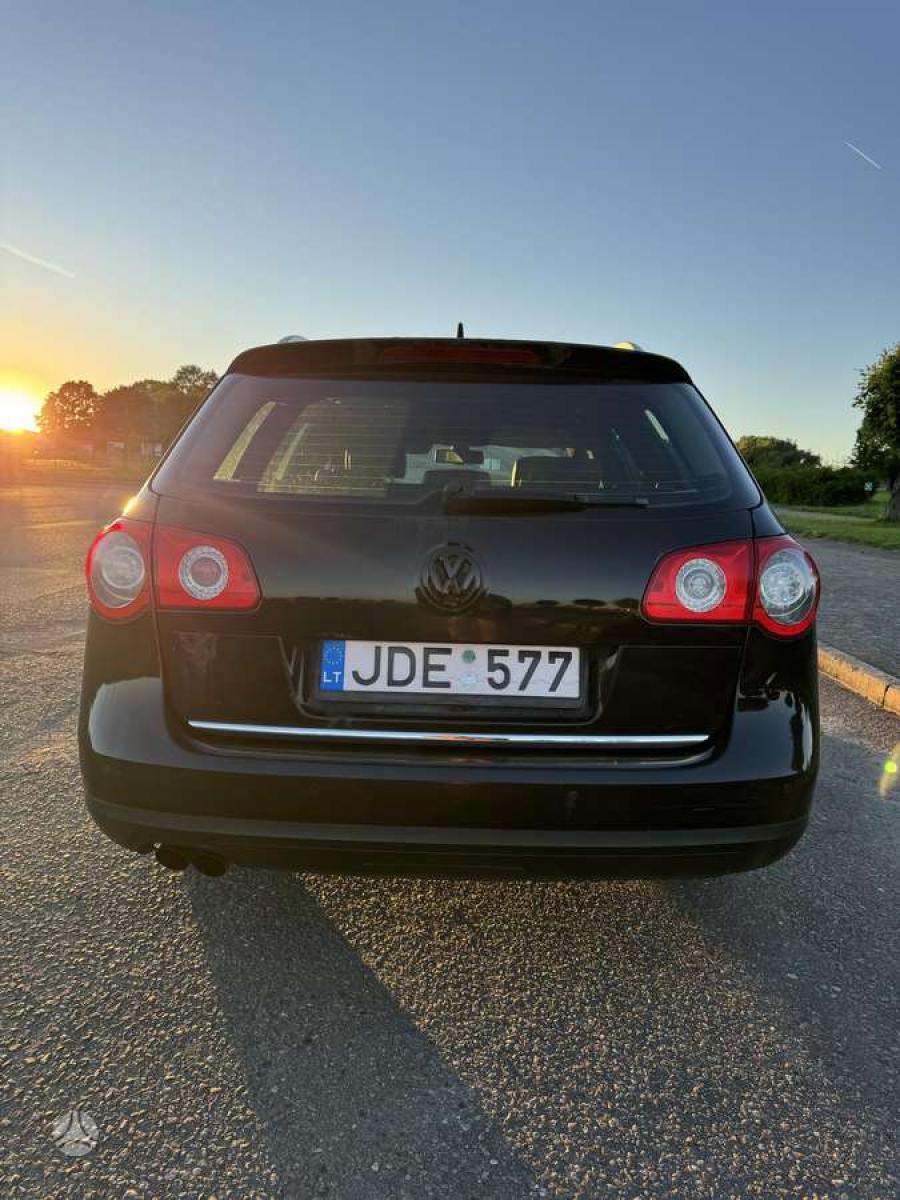 Black Volkswagen Passat 2010 in Kaunas, with an engine capacity of 2.00 L and mileage of 402 thousand km for 2000 €, photo 7 on AUTOMOTO.COM.LV