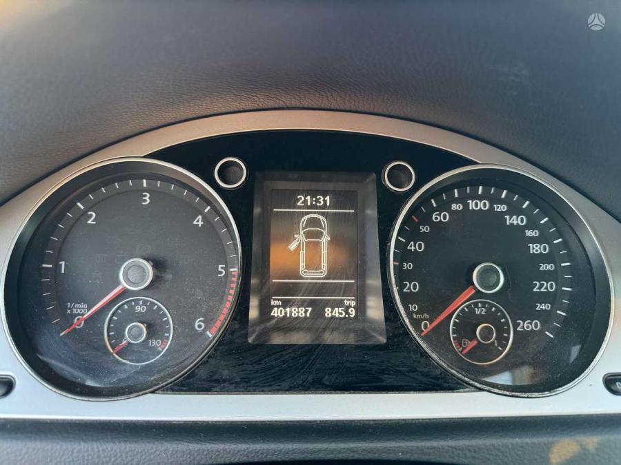 Black Volkswagen Passat 2010 in Kaunas, with an engine capacity of 2.00 L and mileage of 402 thousand km for 2000 €, photo 10 on AUTOMOTO.COM.LV