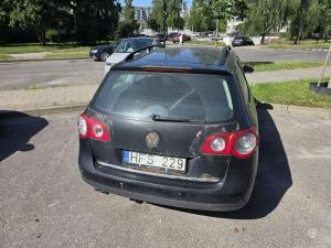 Melns Volkswagen Passat 2010 Viļņa, ar dzinēja tilpumu 1.97 L un nobraukumu 373 tūkst. km par 1750 €, foto 4 vietnē AUTOMOTO.COM.LV