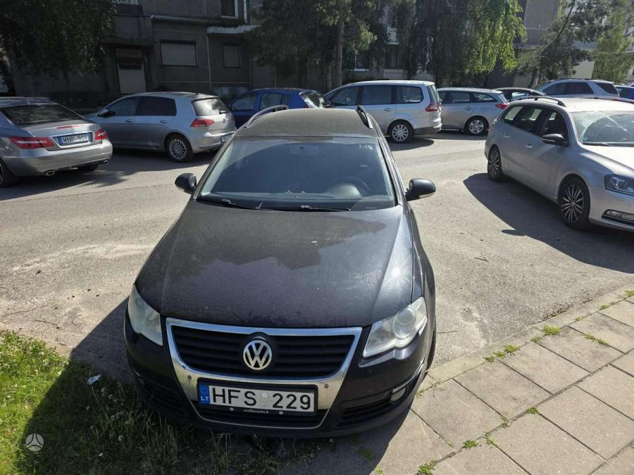 Melns Volkswagen Passat 2010 Viļņa, ar dzinēja tilpumu 1.97 L un nobraukumu 373 tūkst. km par 1750 €, foto 5 vietnē AUTOMOTO.COM.LV
