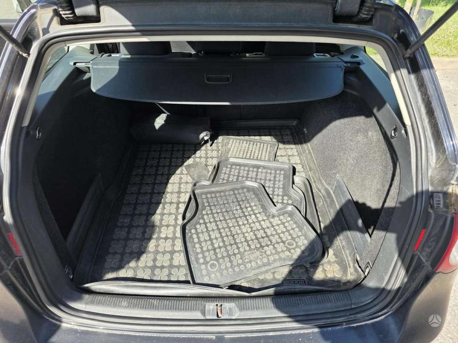 Melns Volkswagen Passat 2010 Viļņa, ar dzinēja tilpumu 1.97 L un nobraukumu 373 tūkst. km par 1750 €, foto 9 vietnē AUTOMOTO.COM.LV