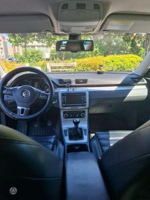 Black Volkswagen Passat 2010 in Klaipeda, with an engine capacity of 1.97 L and mileage of 321 thousand km for 3480 €, photo 8 on AUTOMOTO.COM.LV