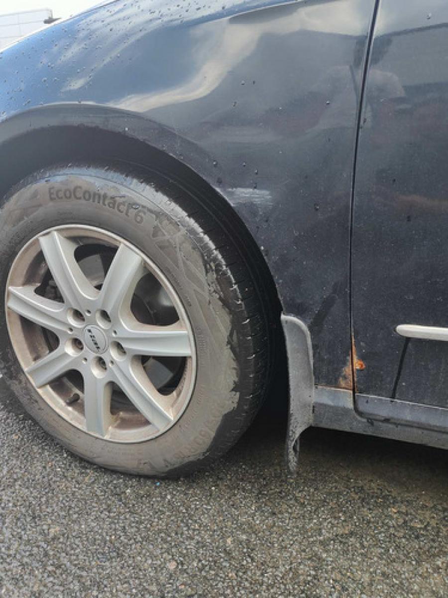 Melns Volkswagen Passat 2010 Pērnava, ar dzinēja tilpumu 0.00 L un nobraukumu 324 tūkst. km par 3000 €, foto 12 vietnē AUTOMOTO.COM.LV