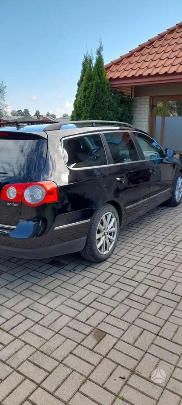 Black Volkswagen Passat 2010 in Vilnius, with an engine capacity of 1.97 L and mileage of 285 thousand km for 3750 €, photo 1 on AUTOMOTO.COM.LV