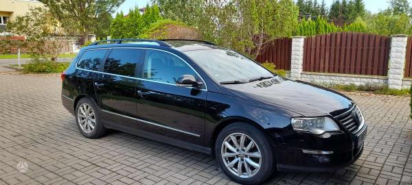 Black Volkswagen Passat 2010 in Vilnius, with an engine capacity of 1.97 L and mileage of 285 thousand km for 3750 €, photo 2 on AUTOMOTO.COM.LV