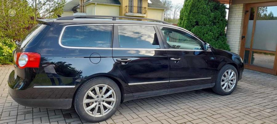 Black Volkswagen Passat 2010 in Vilnius, with an engine capacity of 1.97 L and mileage of 285 thousand km for 3750 €, photo 5 on AUTOMOTO.COM.LV