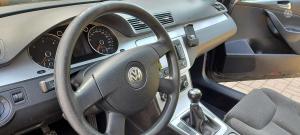 Black Volkswagen Passat 2010 in Vilnius, with an engine capacity of 1.97 L and mileage of 285 thousand km for 3750 €, photo 11 on AUTOMOTO.COM.LV
