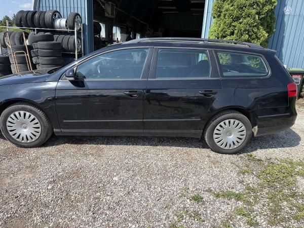 Melns Volkswagen Passat 2010 Jurbarkas, ar dzinēja tilpumu 1.97 L un nobraukumu 211 tūkst. km par 3399 €, foto 3 vietnē AUTOMOTO.COM.LV