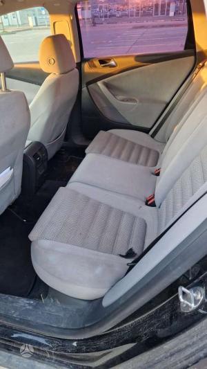 Black Volkswagen Passat 2010 in Vilnius, with an engine capacity of 1.97 L and mileage of 474 thousand km for 990 €, photo 11 on AUTOMOTO.COM.LV