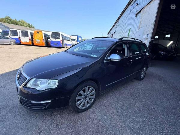 Melns Volkswagen Passat 2010 Šauļi, ar dzinēja tilpumu 2.00 L un nobraukumu 350 tūkst. km par 1550 €, foto 2 vietnē AUTOMOTO.COM.LV