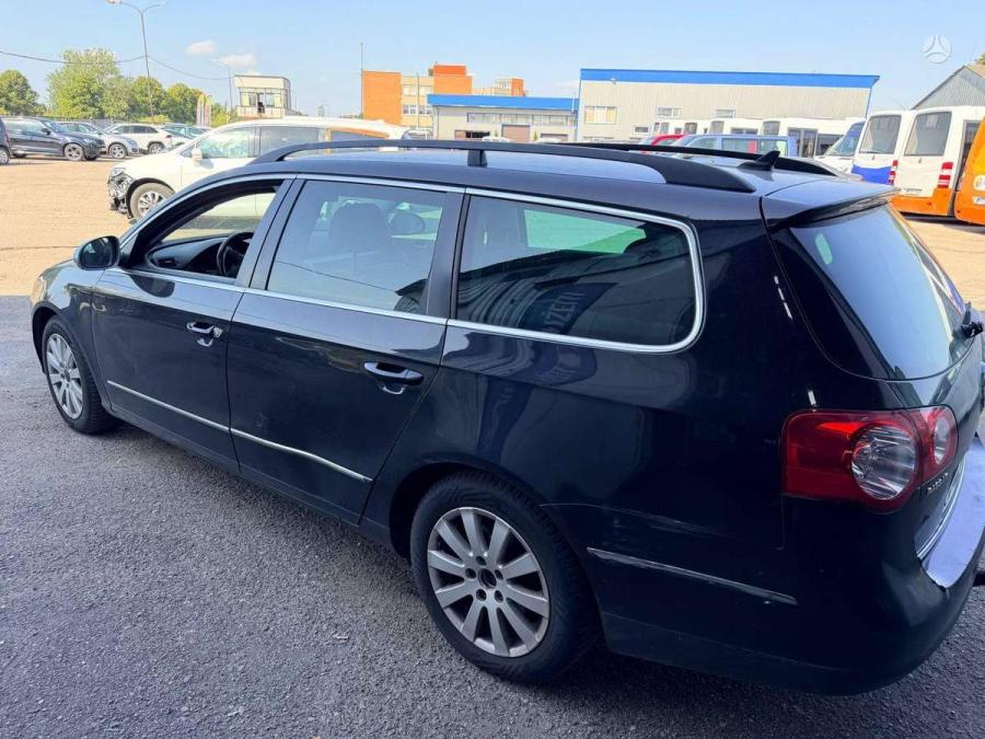 Melns Volkswagen Passat 2010 Šauļi, ar dzinēja tilpumu 2.00 L un nobraukumu 350 tūkst. km par 1550 €, foto 5 vietnē AUTOMOTO.COM.LV