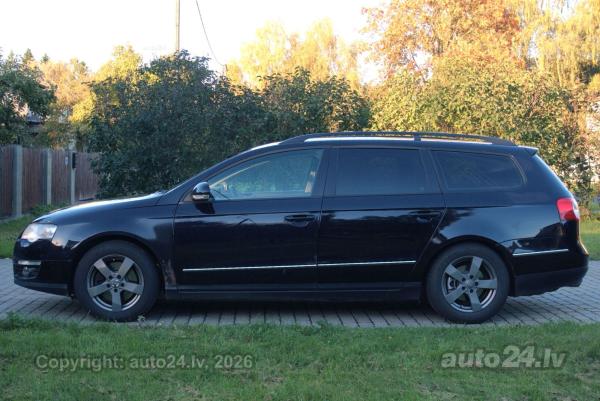 Black Volkswagen Passat 2010 in Tallinn, with an engine capacity of 2.00 L and mileage of 327 thousand km for 3950 €, photo 4 on AUTOMOTO.COM.LV