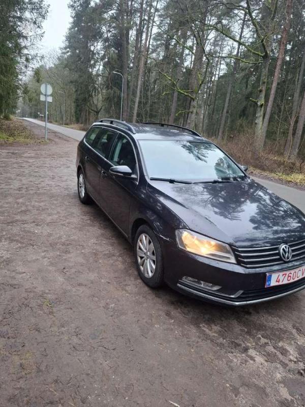 Melns Volkswagen Passat 2011 Kuršėnai, ar dzinēja tilpumu 1.60 L un nobraukumu 295 tūkst. km par 4250 €, foto 1 vietnē AUTOMOTO.COM.LV