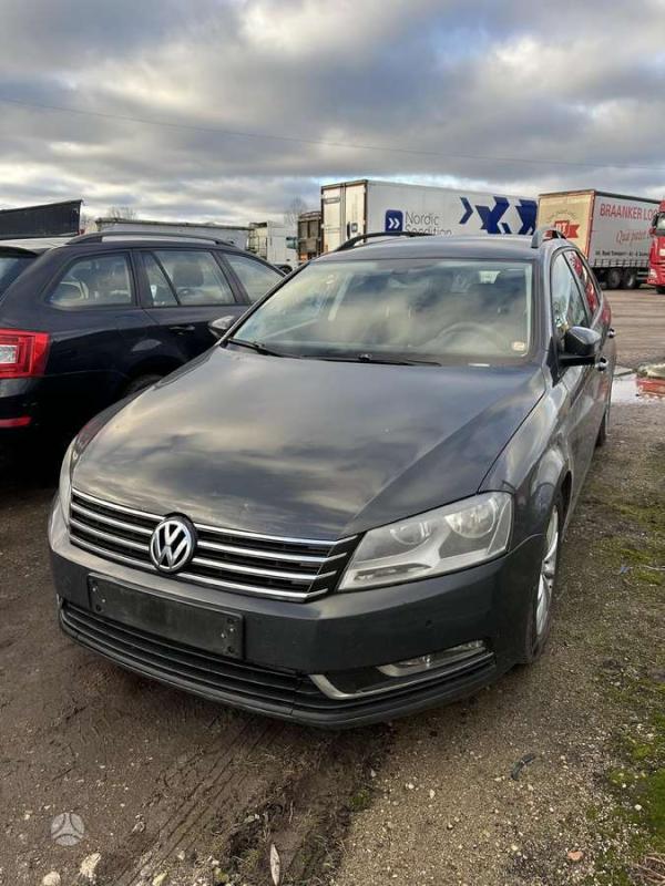 Black Volkswagen Passat 2011 in Kedainiai, with an engine capacity of 1.97 L and mileage of 287 thousand km for 3200 €, photo 1 on AUTOMOTO.COM.LV
