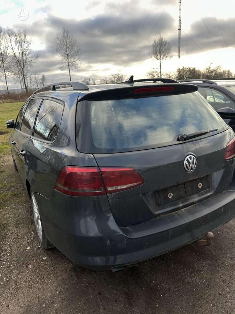 Melns Volkswagen Passat 2011 Kėdainiai, ar dzinēja tilpumu 1.97 L un nobraukumu 287 tūkst. km par 3200 €, foto 3 vietnē AUTOMOTO.COM.LV