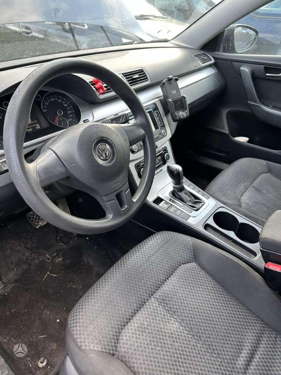 Melns Volkswagen Passat 2011 Kėdainiai, ar dzinēja tilpumu 1.97 L un nobraukumu 287 tūkst. km par 3200 €, foto 5 vietnē AUTOMOTO.COM.LV
