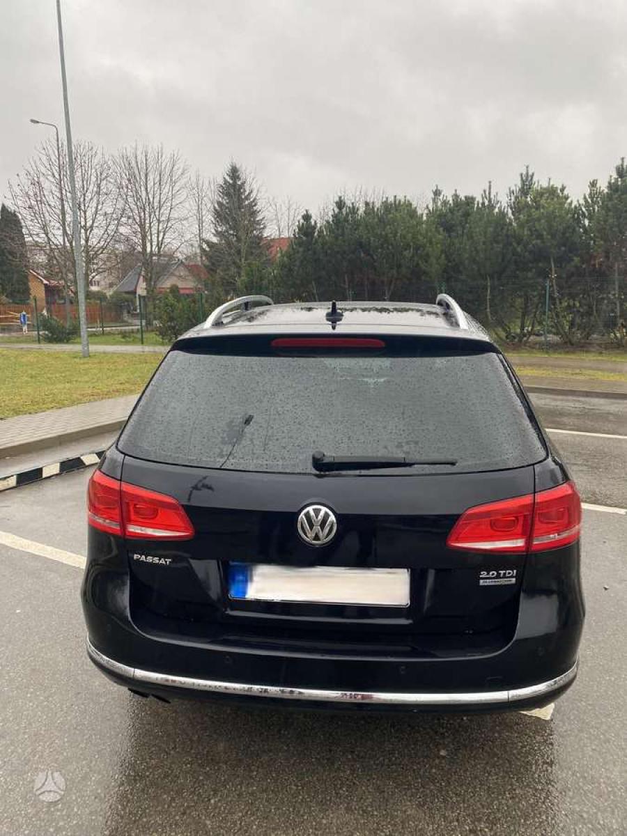 Black Volkswagen Passat 2011 in Silale, with an engine capacity of 2.00 L and mileage of 325 thousand km for 4100 €, photo 4 on AUTOMOTO.COM.LV