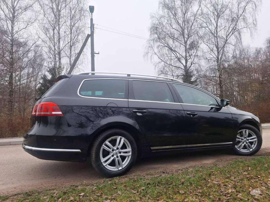 Black Volkswagen Passat 2011 in Prienai, with an engine capacity of 1.60 L and mileage of 246 thousand km for 5050 €, photo 6 on AUTOMOTO.COM.LV