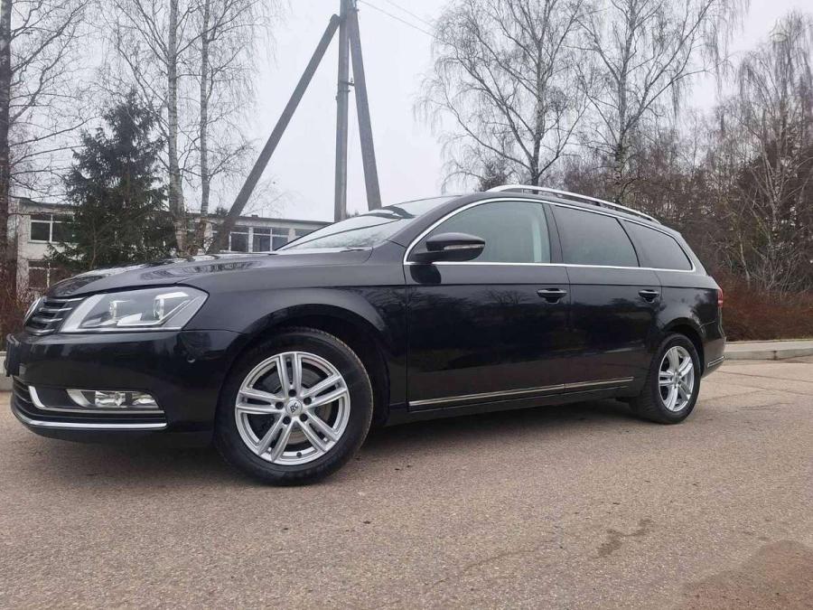 Black Volkswagen Passat 2011 in Prienai, with an engine capacity of 1.60 L and mileage of 246 thousand km for 5050 €, photo 16 on AUTOMOTO.COM.LV