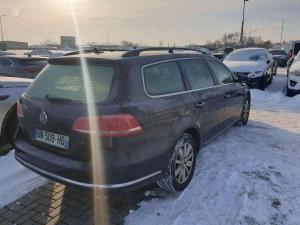 Black Volkswagen Passat 2011 in Taurage, with an engine capacity of 1.60 L and mileage of 304 thousand km for 3500 €, photo 5 on AUTOMOTO.COM.LV