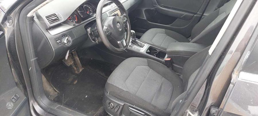 Черный Фольксваген Пассат 2011 в Вильнюс, объемом двигателя 2.00 л и пробегом 363 тыс. км за 3800 €, фото 10 на AUTOMOTO.COM.LV