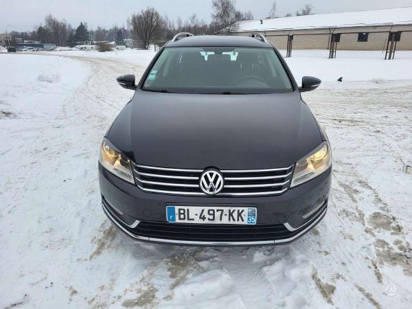 Black Volkswagen Passat 2011 in Taurage, with an engine capacity of 1.97 L and mileage of 280 thousand km for 4400 €, photo 1 on AUTOMOTO.COM.LV