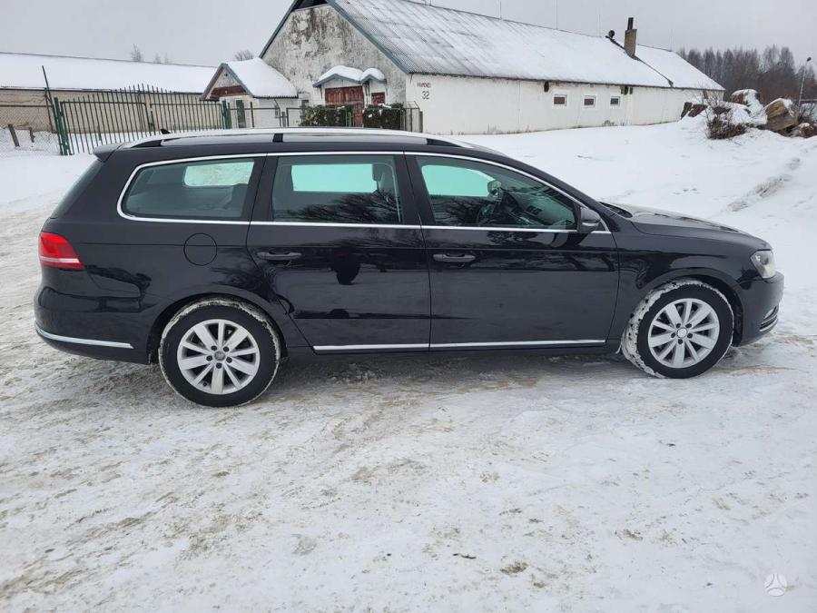 Black Volkswagen Passat 2011 in Taurage, with an engine capacity of 1.97 L and mileage of 280 thousand km for 4400 €, photo 5 on AUTOMOTO.COM.LV