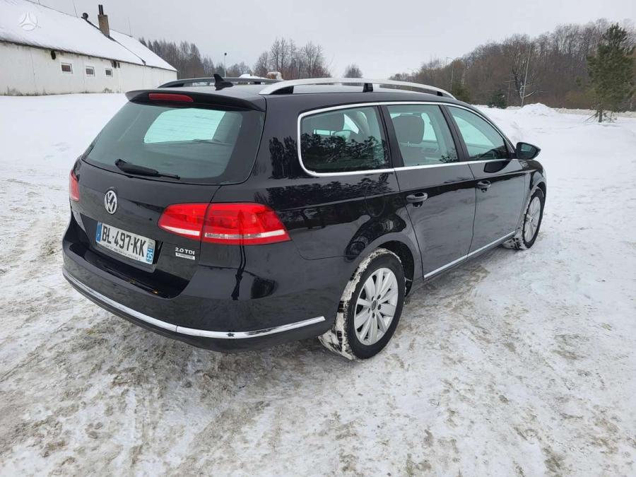 Black Volkswagen Passat 2011 in Taurage, with an engine capacity of 1.97 L and mileage of 280 thousand km for 4400 €, photo 6 on AUTOMOTO.COM.LV
