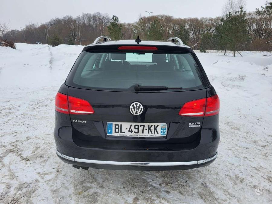 Black Volkswagen Passat 2011 in Taurage, with an engine capacity of 1.97 L and mileage of 280 thousand km for 4400 €, photo 7 on AUTOMOTO.COM.LV