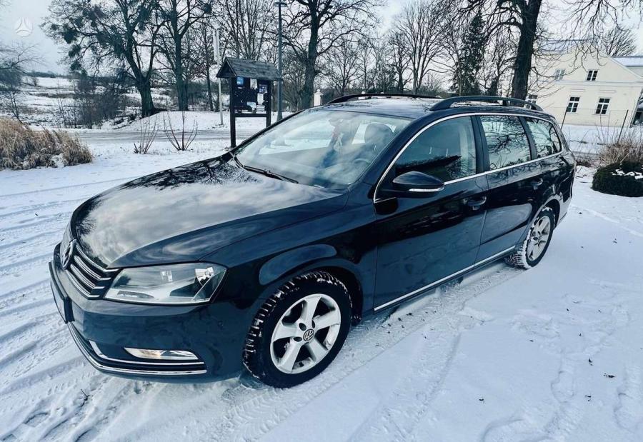 Black Volkswagen Passat 2011 in Vilnius, with an engine capacity of 0.00 L and mileage of 299 thousand km for 3300 €, photo 1 on AUTOMOTO.COM.LV