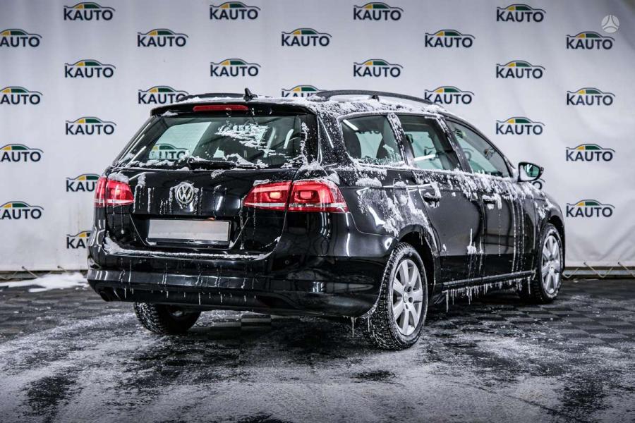 Melns Volkswagen Passat 2011 Kauņa, ar dzinēja tilpumu 1.60 L un nobraukumu 276 tūkst. km par 5990 €, foto 3 vietnē AUTOMOTO.COM.LV
