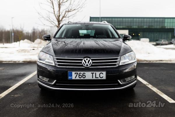 Black Volkswagen Passat 2011 in Tallinn, with an engine capacity of 2.00 L and mileage of 555 thousand km for 4499 €, photo 2 on AUTOMOTO.COM.LV