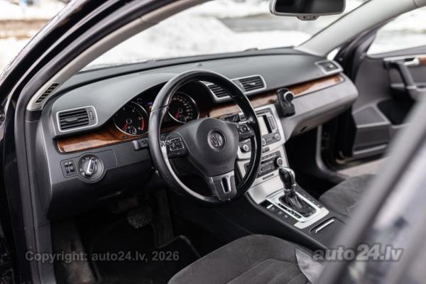 Black Volkswagen Passat 2011 in Tallinn, with an engine capacity of 2.00 L and mileage of 555 thousand km for 4499 €, photo 8 on AUTOMOTO.COM.LV