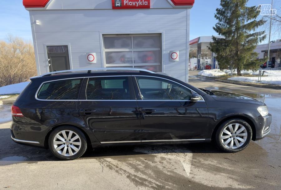 Black Volkswagen Passat 2011 in Siauliai, with an engine capacity of 1.40 L and mileage of 230 thousand km for 4200 €, photo 6 on AUTOMOTO.COM.LV