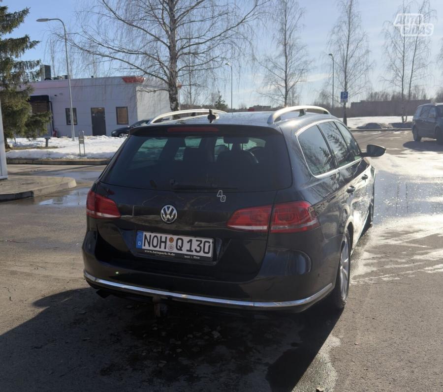 Black Volkswagen Passat 2011 in Siauliai, with an engine capacity of 1.40 L and mileage of 230 thousand km for 4200 €, photo 8 on AUTOMOTO.COM.LV