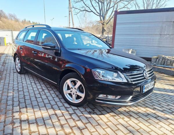 Melns Volkswagen Passat 2011 Radviliškis, ar dzinēja tilpumu 1.60 L un nobraukumu 284 tūkst. km par 4750 €, foto 1 vietnē AUTOMOTO.COM.LV