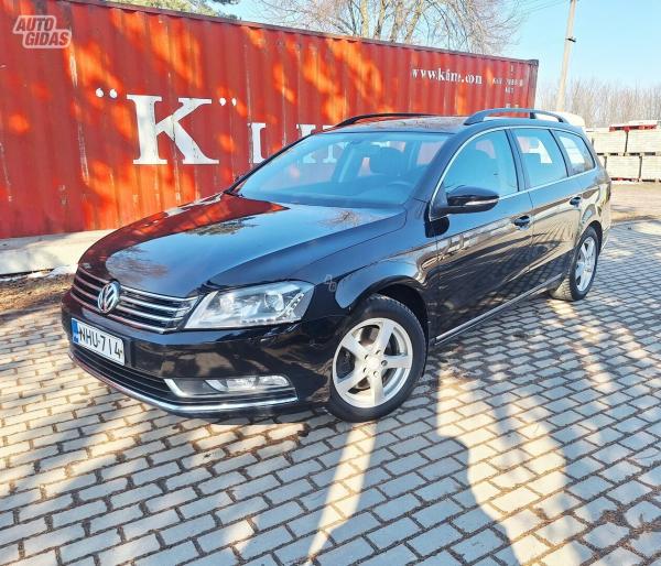 Black Volkswagen Passat 2011 in Radviliskis, with an engine capacity of 1.60 L and mileage of 284 thousand km for 4750 €, photo 5 on AUTOMOTO.COM.LV