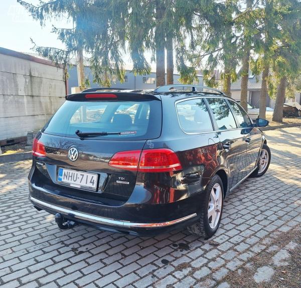 Black Volkswagen Passat 2011 in Radviliskis, with an engine capacity of 1.60 L and mileage of 284 thousand km for 4750 €, photo 9 on AUTOMOTO.COM.LV