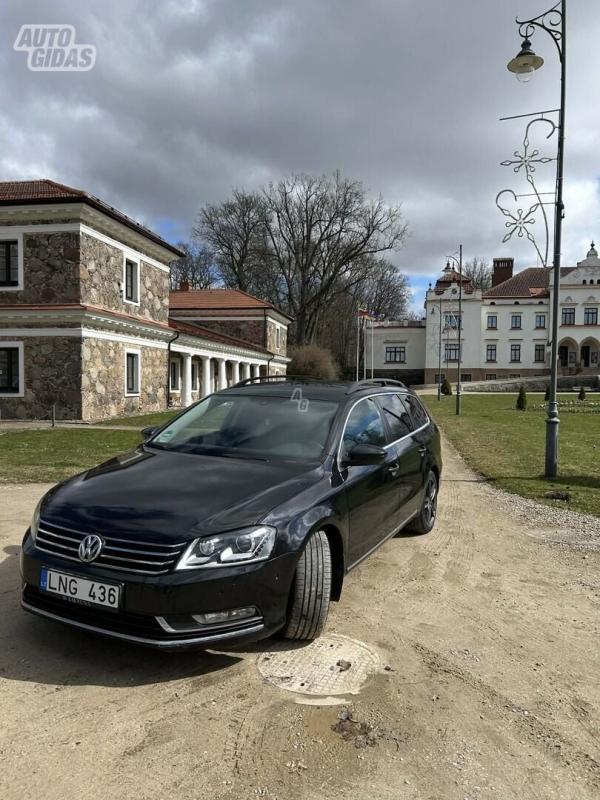 Black Volkswagen Passat 2011 in Vilnius, with an engine capacity of 2.00 L and mileage of 362 thousand km for 5800 €, photo 2 on AUTOMOTO.COM.LV