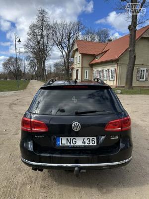Black Volkswagen Passat 2011 in Vilnius, with an engine capacity of 2.00 L and mileage of 362 thousand km for 5800 €, photo 7 on AUTOMOTO.COM.LV