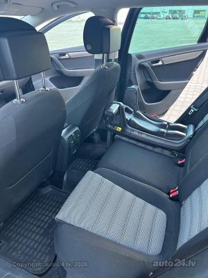Melns Volkswagen Passat 2011 Tallina, ar dzinēja tilpumu 2.00 L un nobraukumu 335 tūkst. km par 3600 €, foto 9 vietnē AUTOMOTO.COM.LV