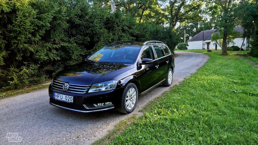 Black Volkswagen Passat 2011 in Joniskis, with an engine capacity of 2.00 L and mileage of 298 thousand km for 3600 €, photo 1 on AUTOMOTO.COM.LV