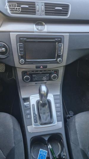 Black Volkswagen Passat 2011 in Joniskis, with an engine capacity of 2.00 L and mileage of 298 thousand km for 3600 €, photo 13 on AUTOMOTO.COM.LV