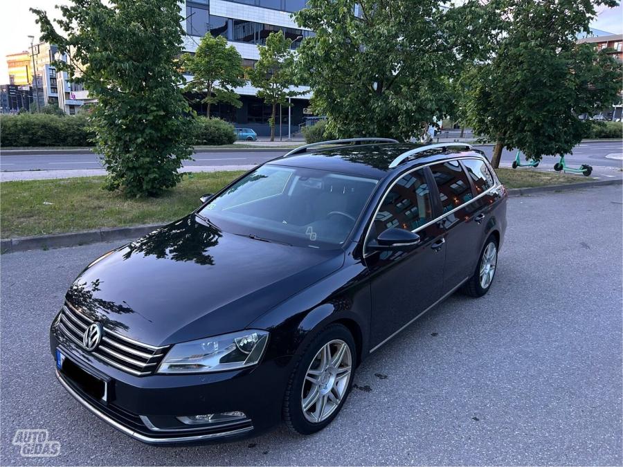 Black Volkswagen Passat 2011 in Vilnius, with an engine capacity of 2.00 L and mileage of 325 thousand km for 4500 €, photo 5 on AUTOMOTO.COM.LV