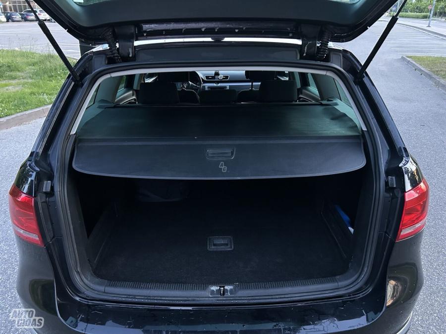 Black Volkswagen Passat 2011 in Vilnius, with an engine capacity of 2.00 L and mileage of 325 thousand km for 4500 €, photo 14 on AUTOMOTO.COM.LV